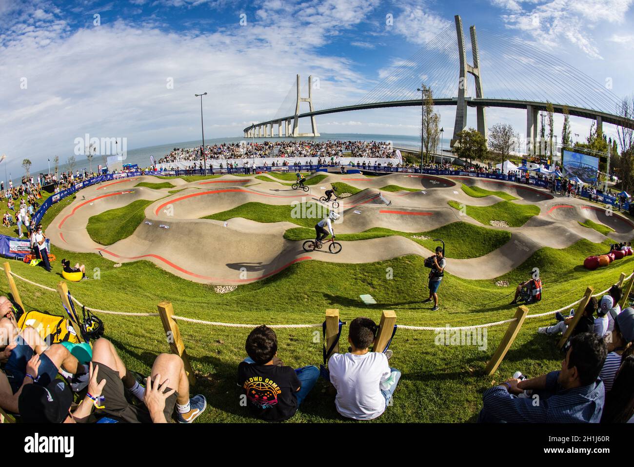 Warm up lap before Top 16 Women start, during the Red Bull UCI Pump ...