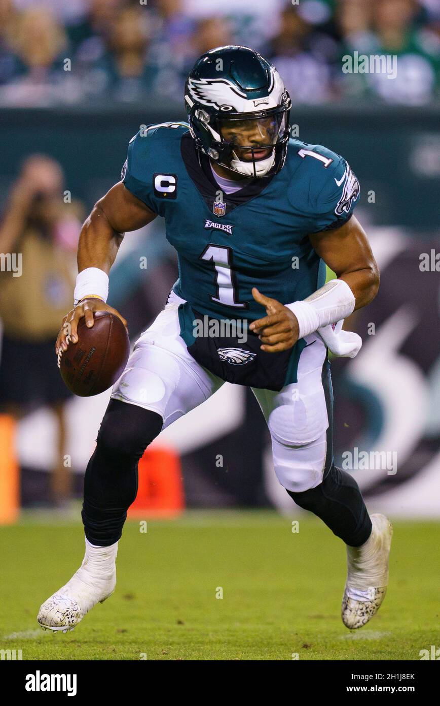 Philadelphia, Pennsylvania, USA. 14th Oct, 2021. Philadelphia Eagles quarterback Jalen Hurts (1 ...