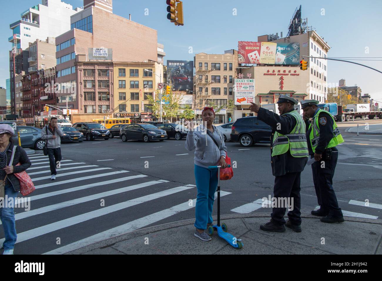 Famous times square intersection traffic hi-res stock photography and ...
