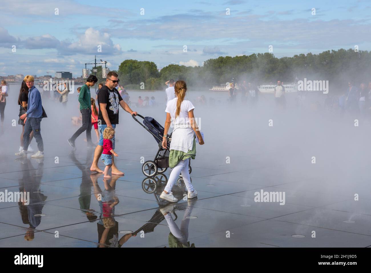 BORDEAUX, FRANCE - AUGUST 11: The Famous Bordeaux water mirror full of ...