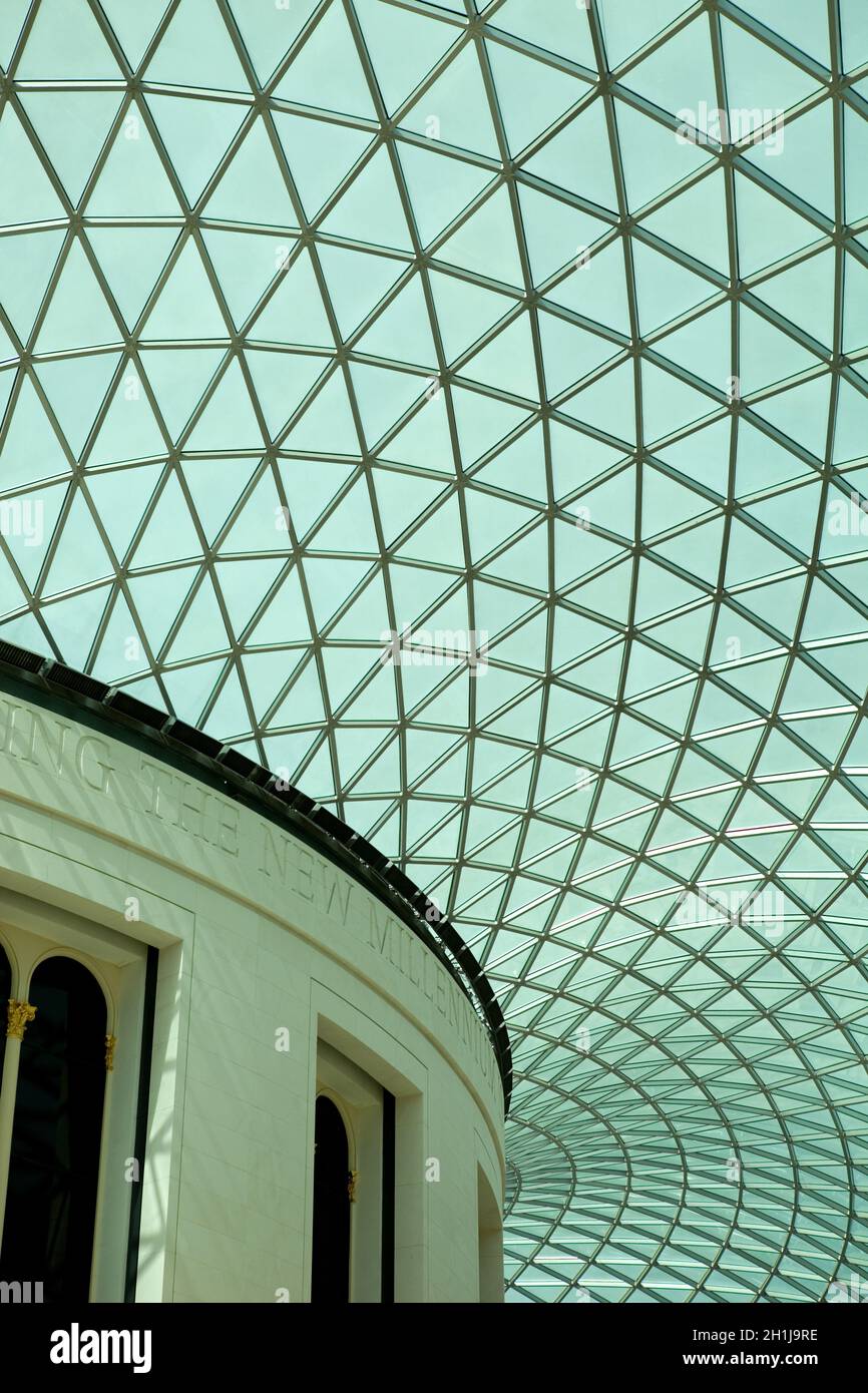 British history museum skylight roof hi-res stock photography and ...