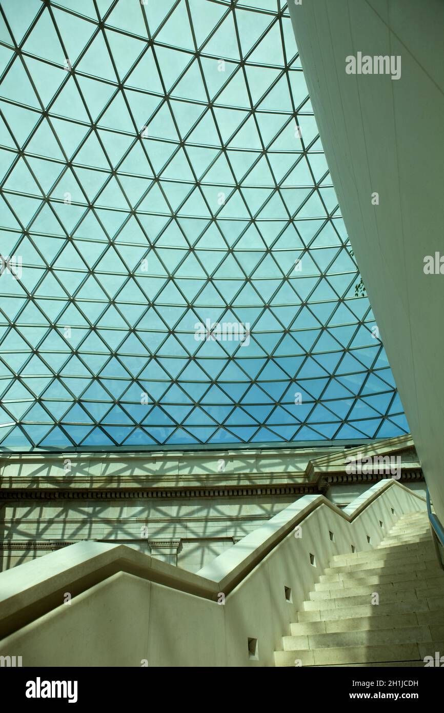 British history museum skylight roof hi-res stock photography and ...
