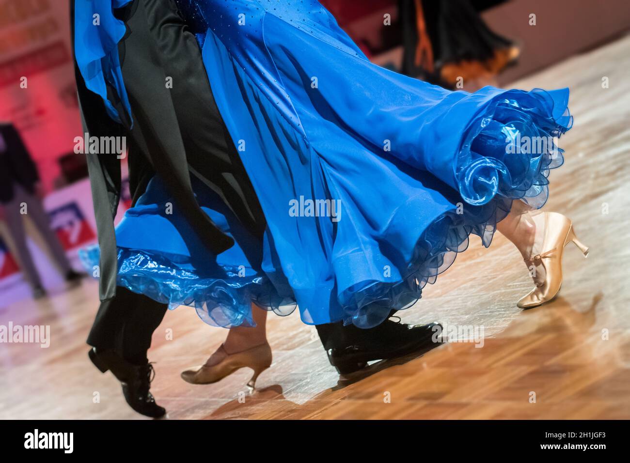 Quickstep dance hi-res stock photography and images - Alamy
