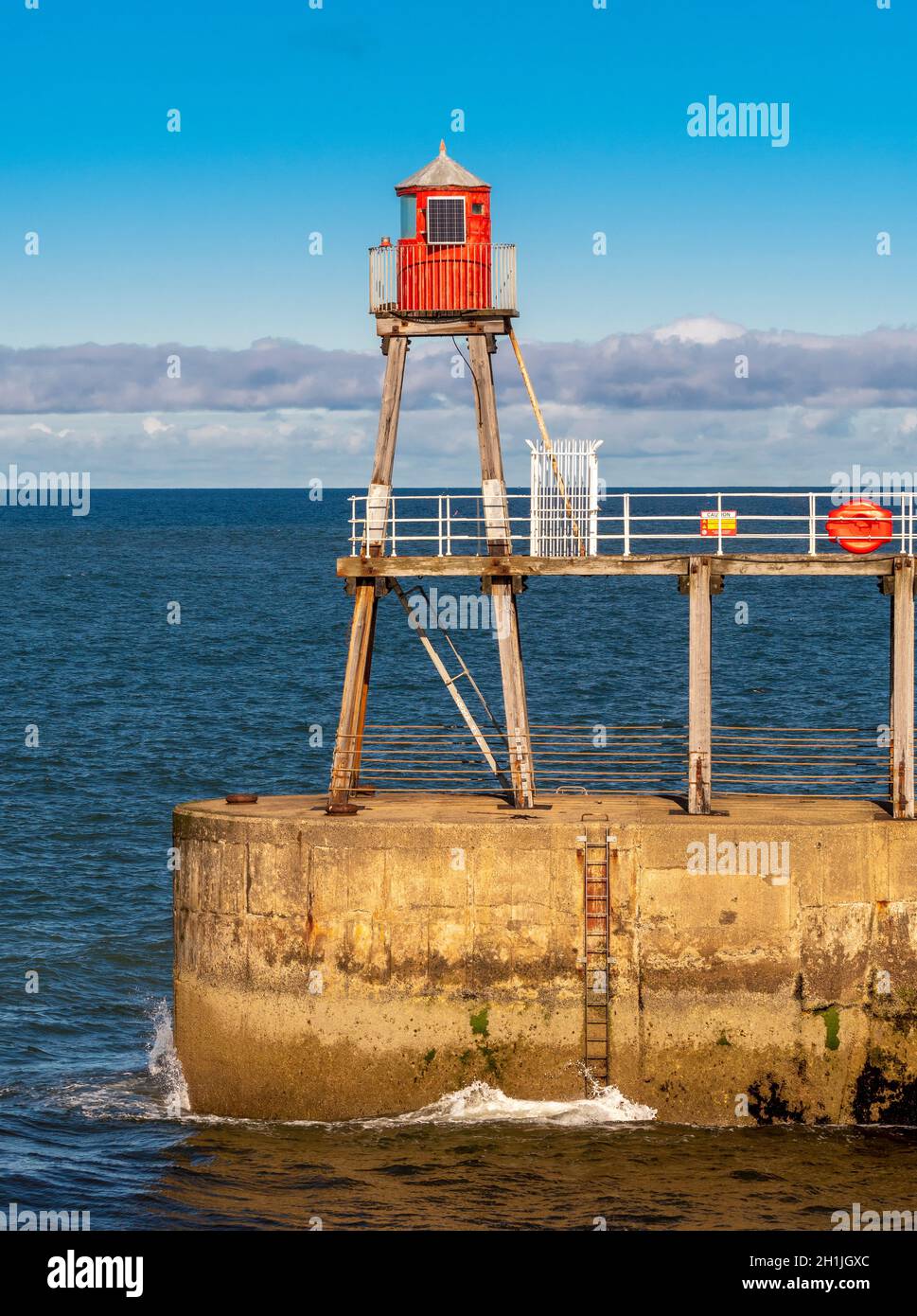 Light beacon at the end of the pier hi-res stock photography and images ...
