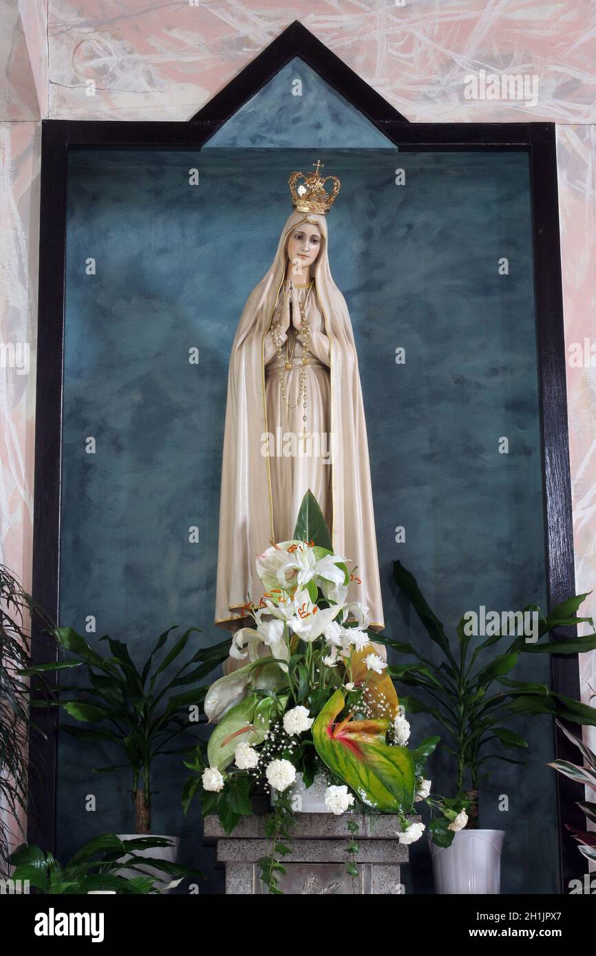 Our lady of Fatima Stock Photo - Alamy