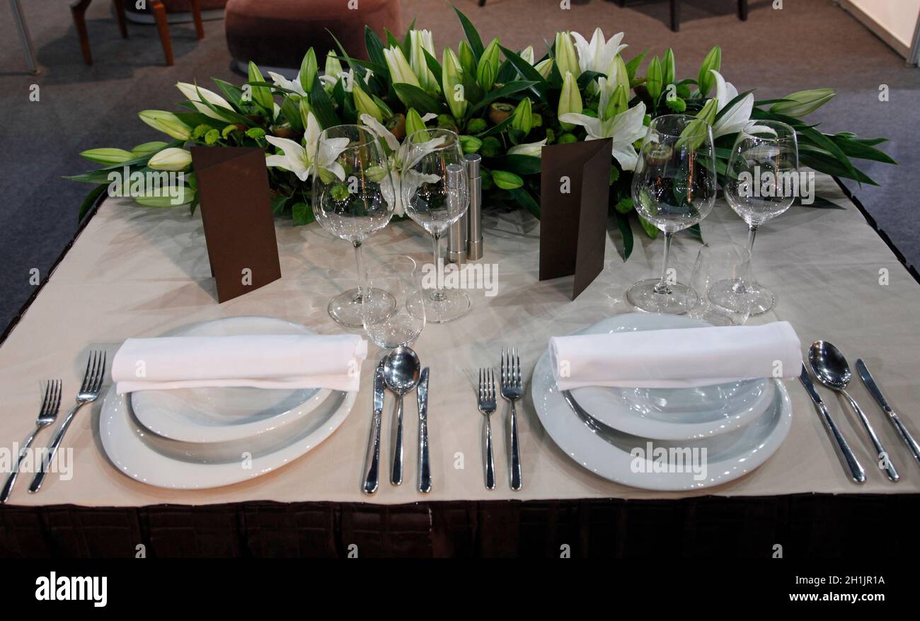 Beautiful table set for wedding Stock Photo - Alamy
