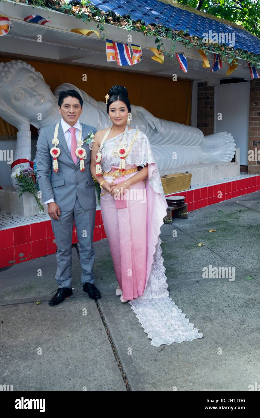 Thai traditional wedding hi-res stock photography and images - Alamy