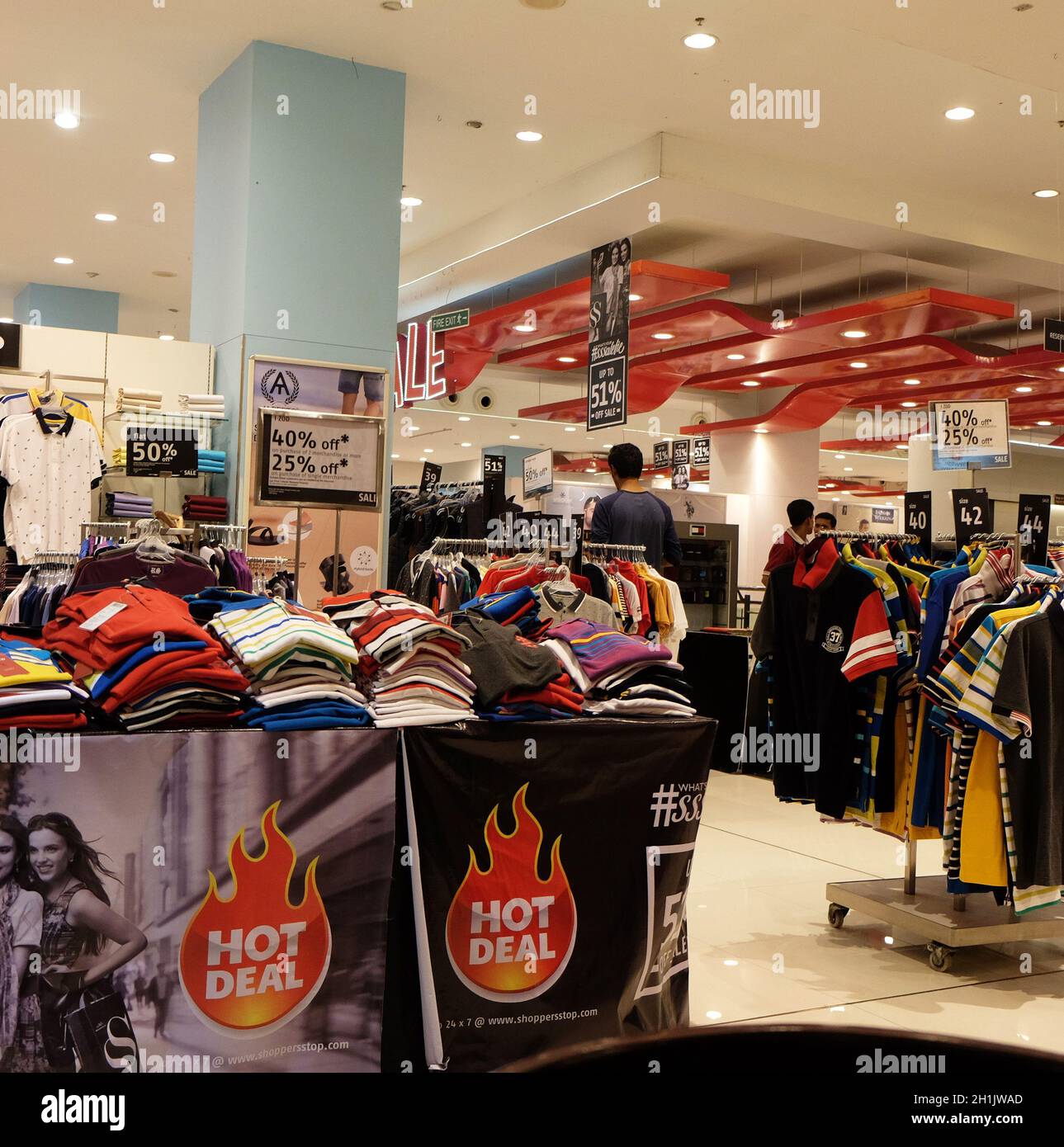 Indian traditional garment shop hi-res stock photography and images - Alamy