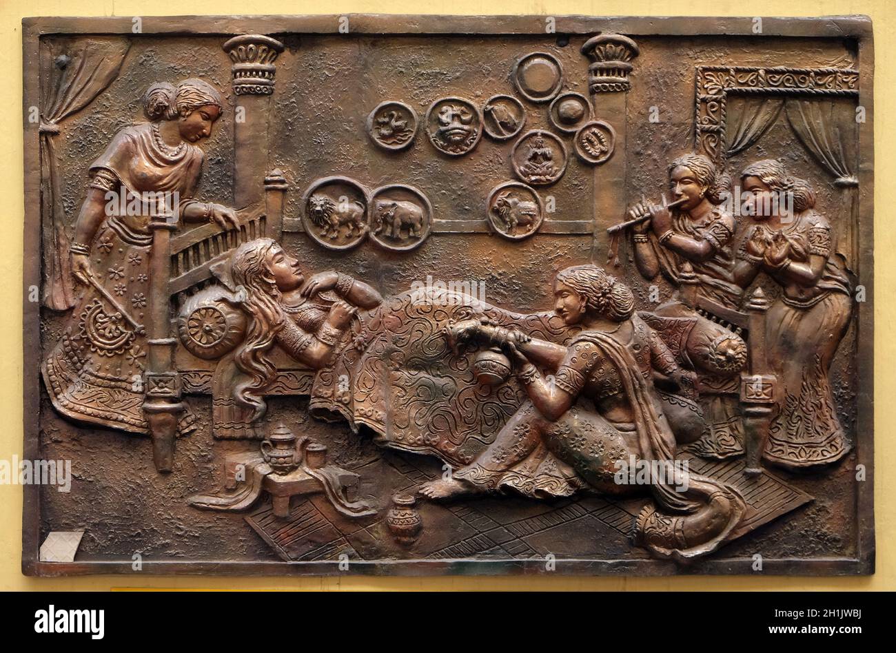 Queen Trisala witnesses fourteen great dreams signifying the advent of ...