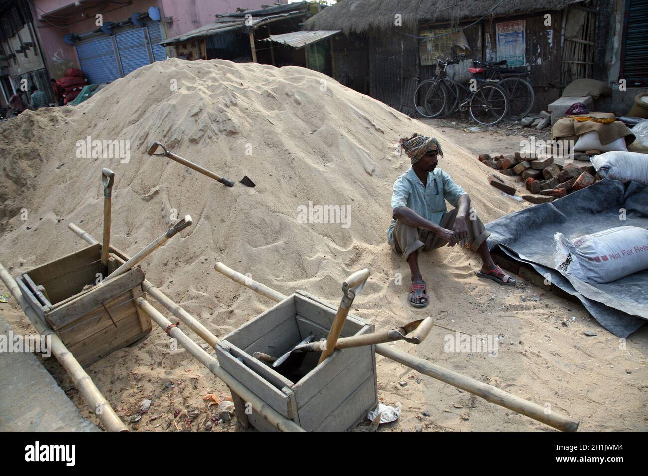 Asian man working road construction hi-res stock photography and images ...