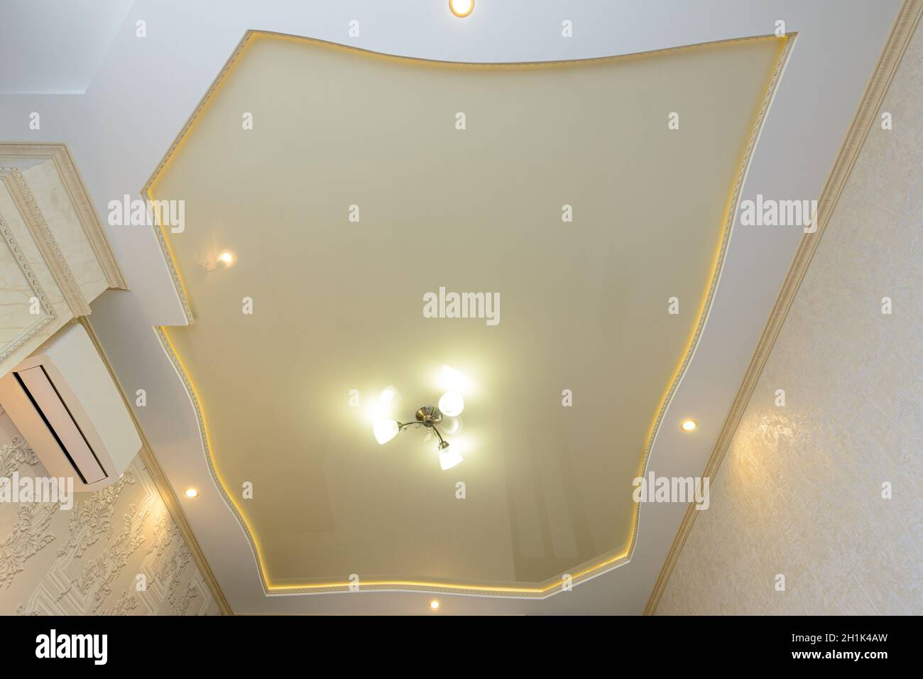 Multi level house hi-res stock photography and images - Alamy