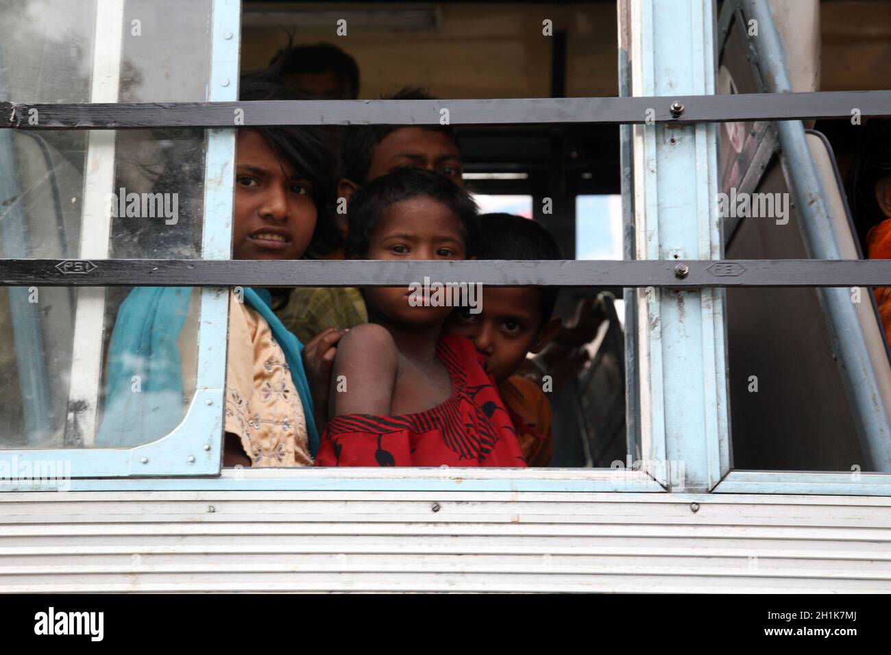 India women bus hi-res stock photography and images - Alamy