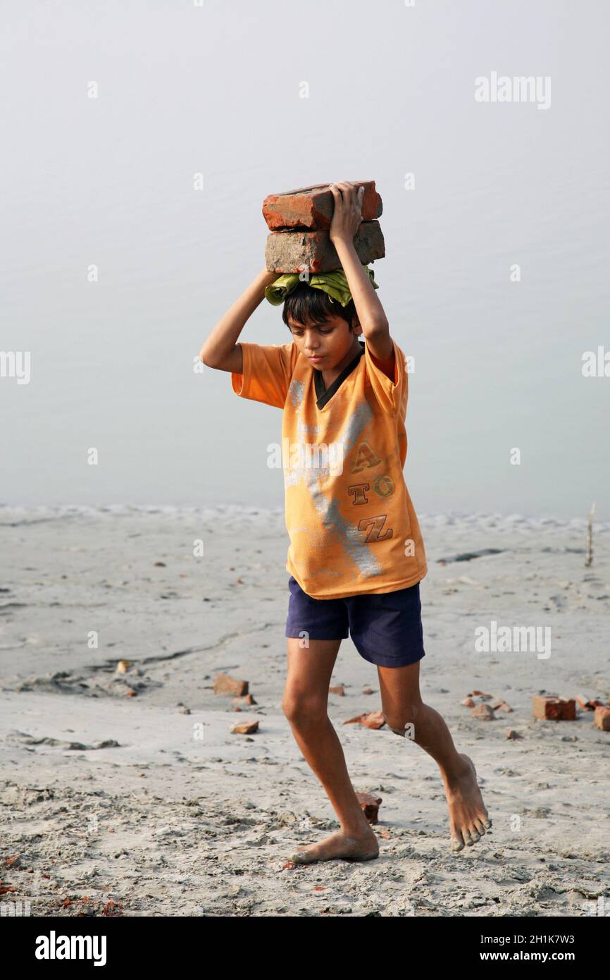 Child labor brick hi-res stock photography and images - Alamy