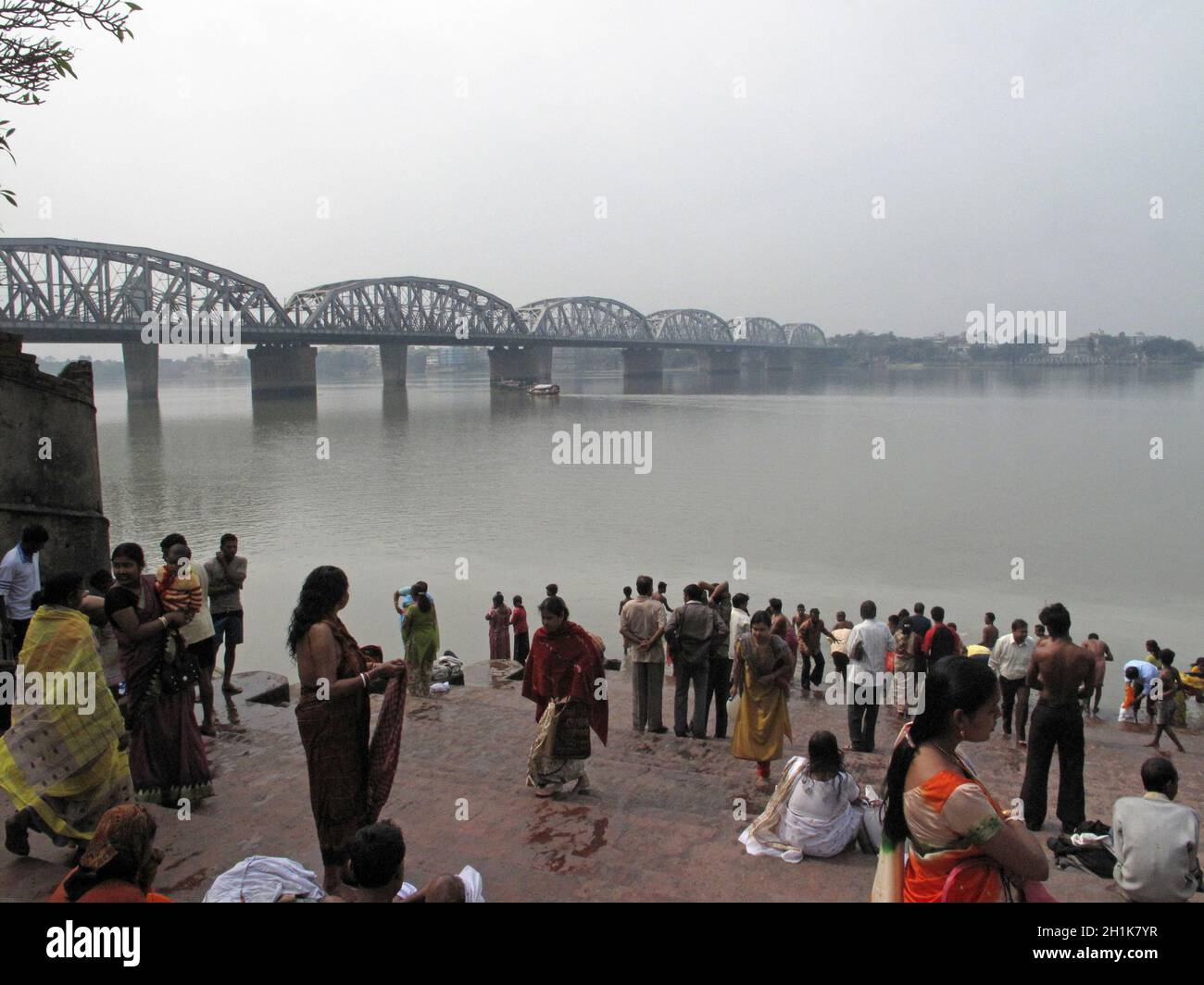 Morning ritual on the Hoogly river, Kolkata, India Stock Photo - Alamy