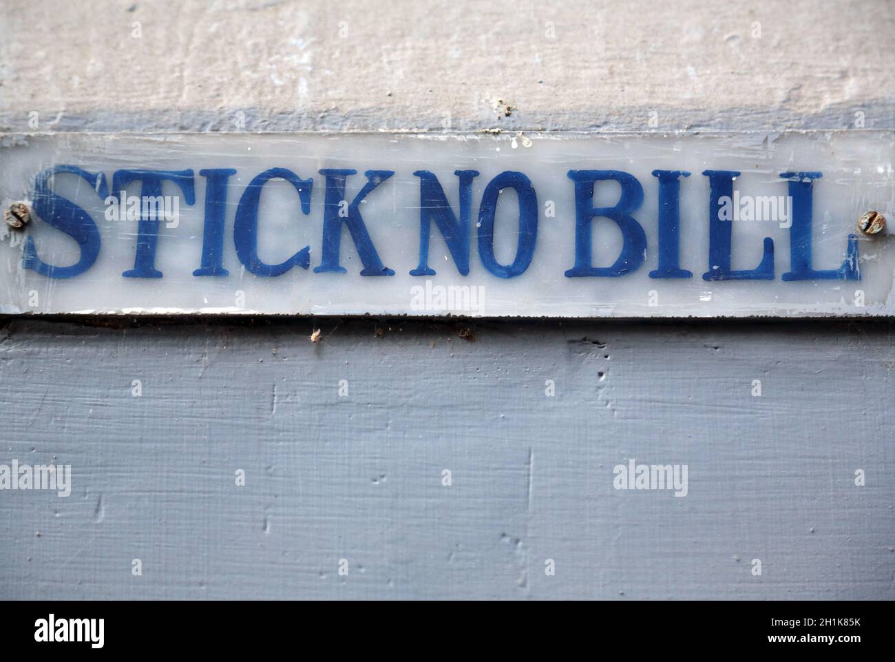 Stick no bills sign hi-res stock photography and images - Alamy
