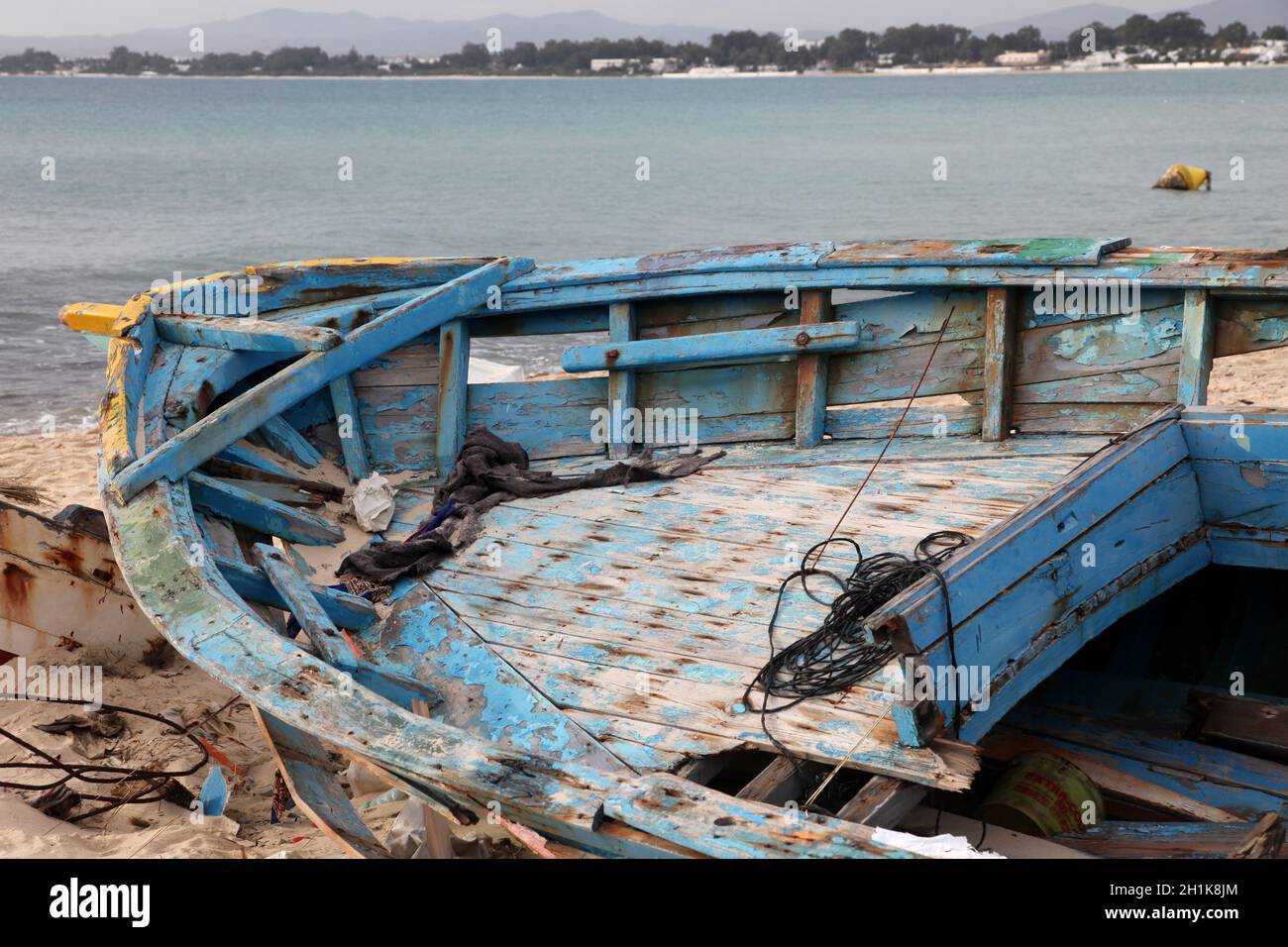 Damaged ship on the beach Stock Photo - Alamy