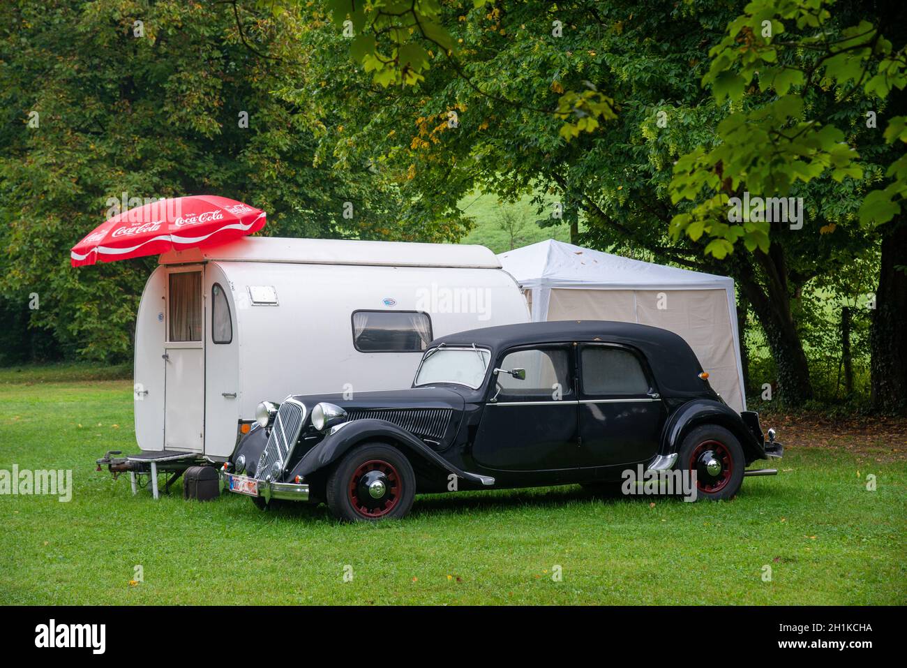 Green caravan hi-res stock photography and images - Alamy