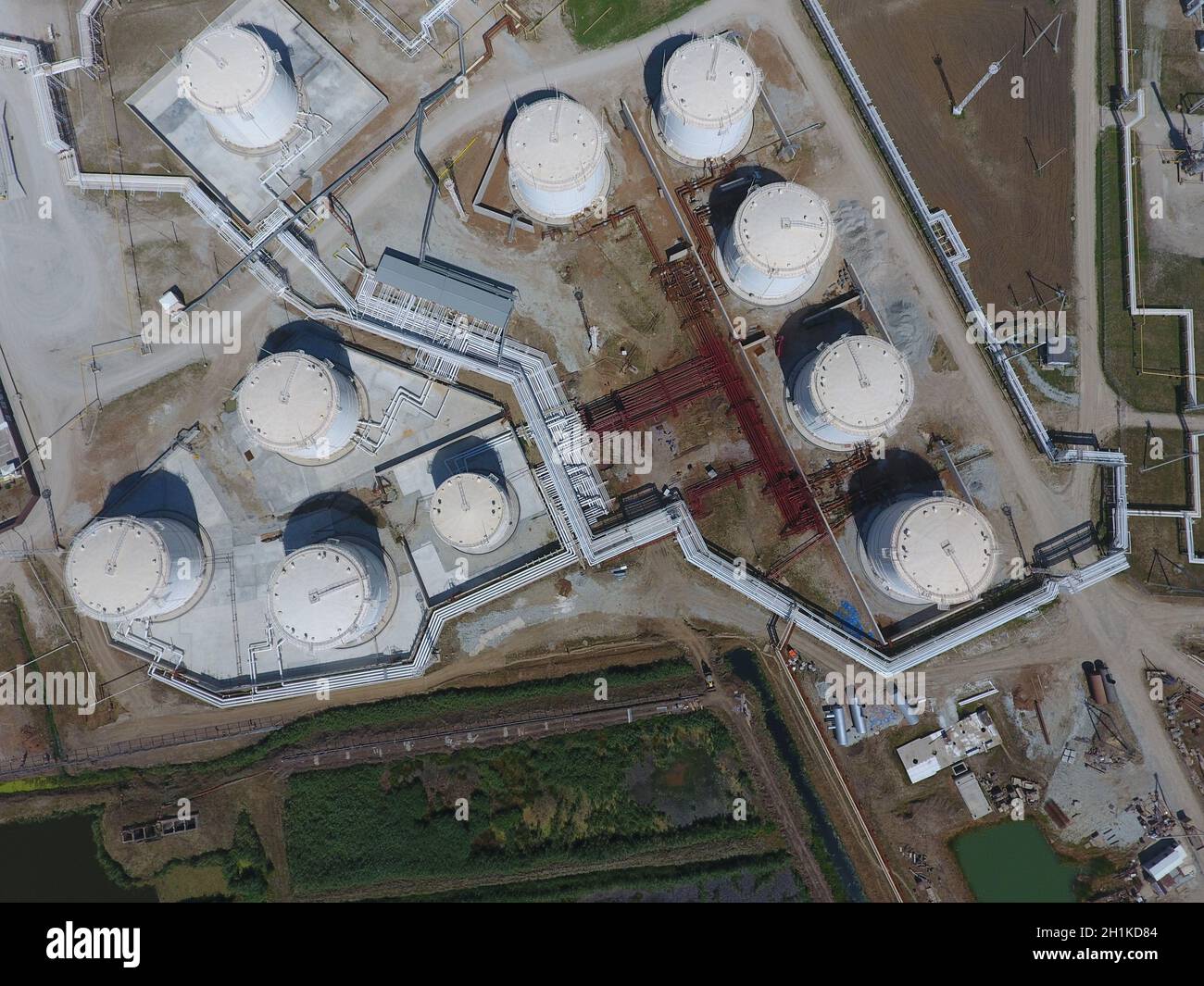 Reservoirs for storage of oil and products of its processing. Refinery ...