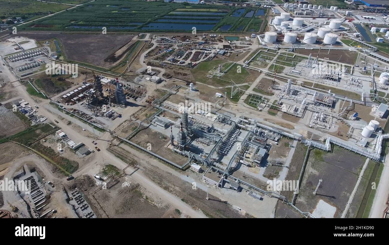 Oil refinery plant for primary and deep oil refining. Equipment and ...