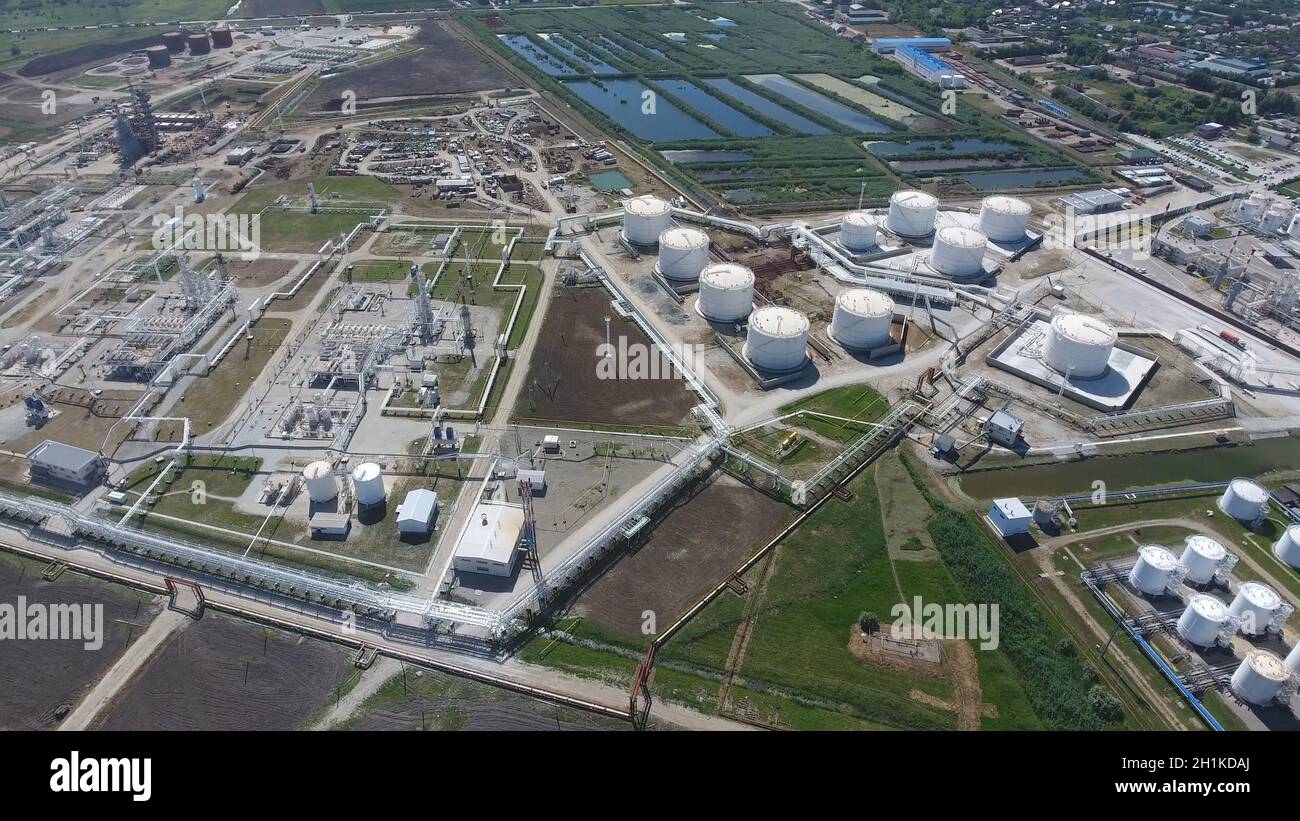 Oil refinery plant for primary and deep oil refining. Equipment and ...