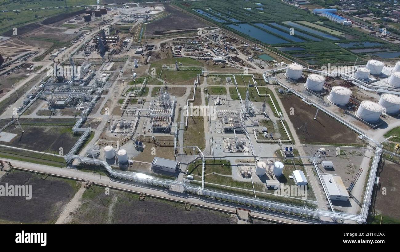 Oil refinery plant for primary and deep oil refining. Equipment and ...