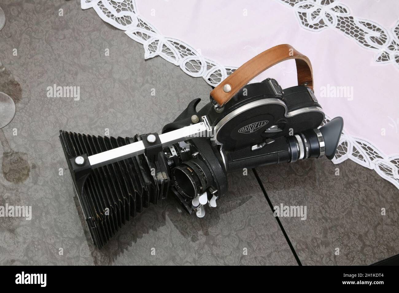 Vintage movie camera Stock Photo - Alamy