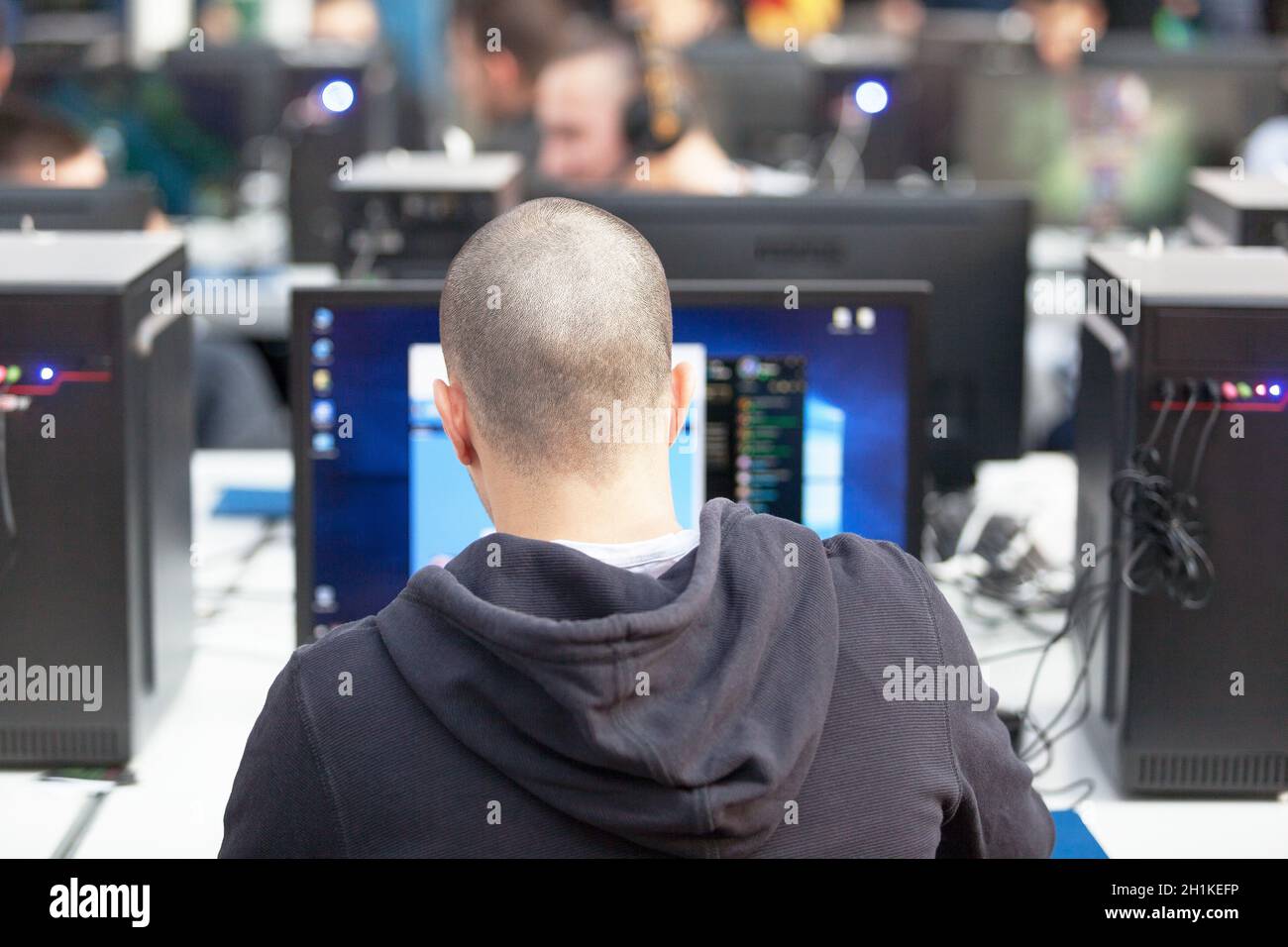 Playing computer games using pc hi-res stock photography and images - Alamy