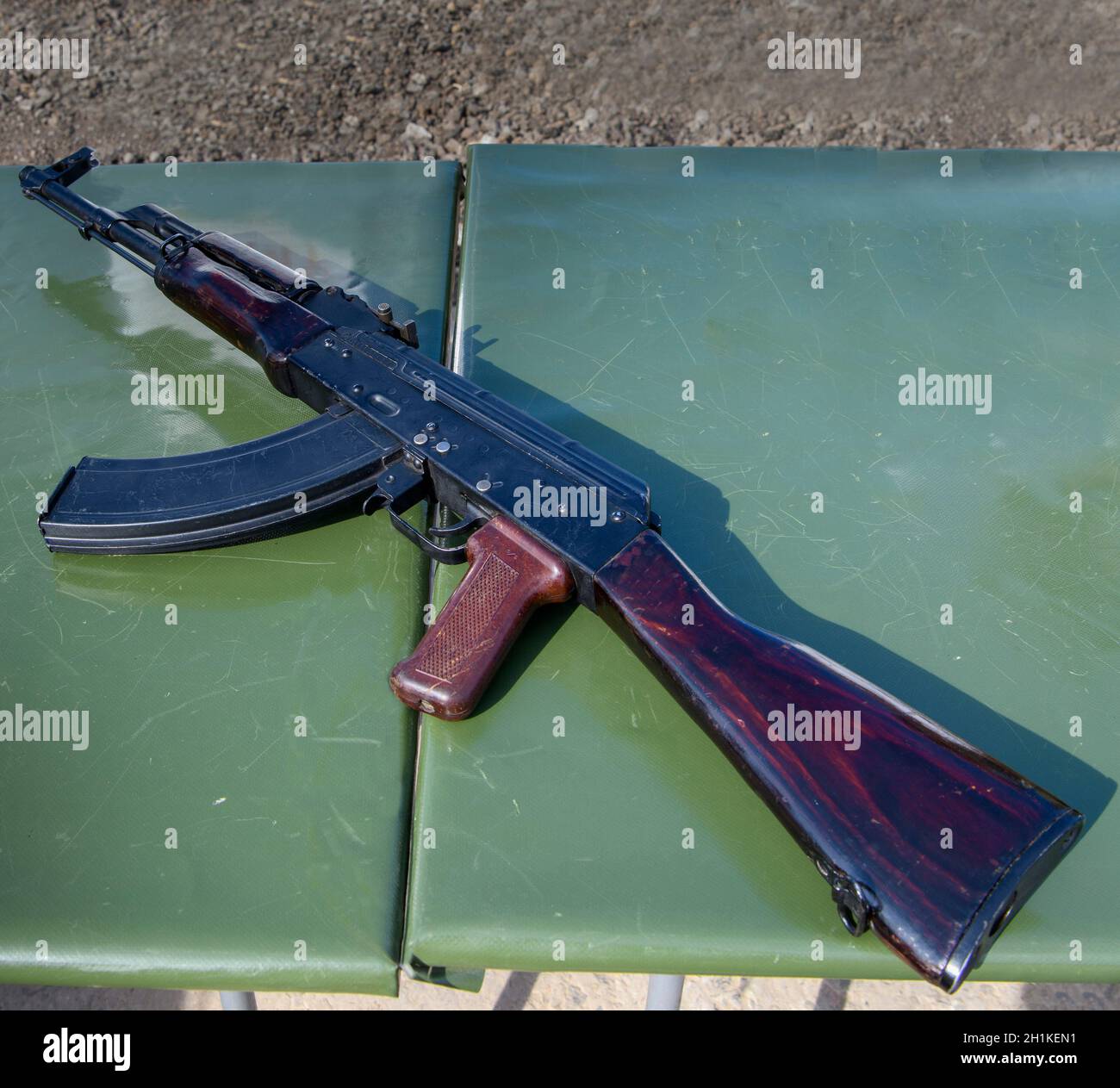 7.62 mm assault rifle Stock Photo - Alamy