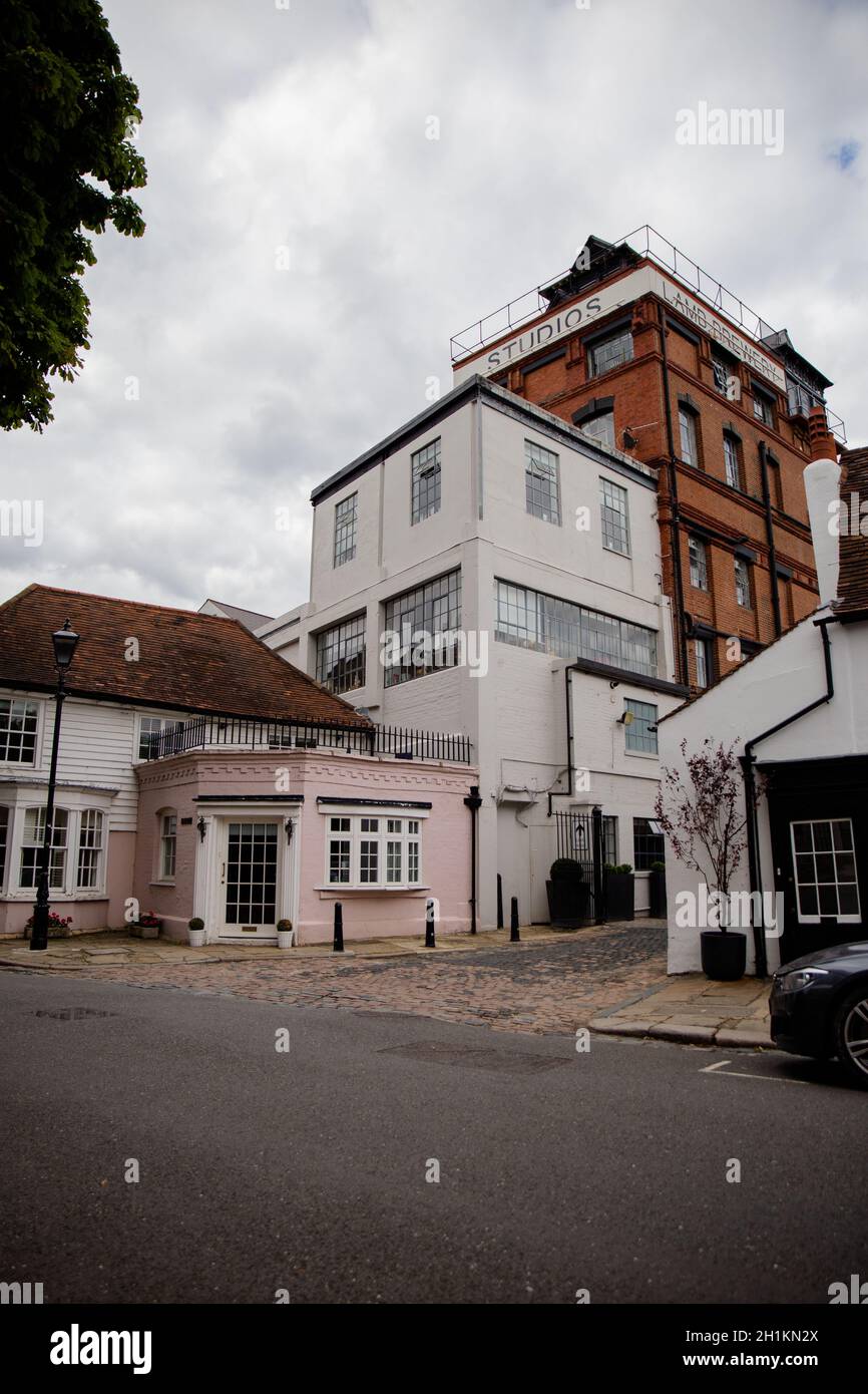 Portrait sizes hi-res stock photography and images - Alamy