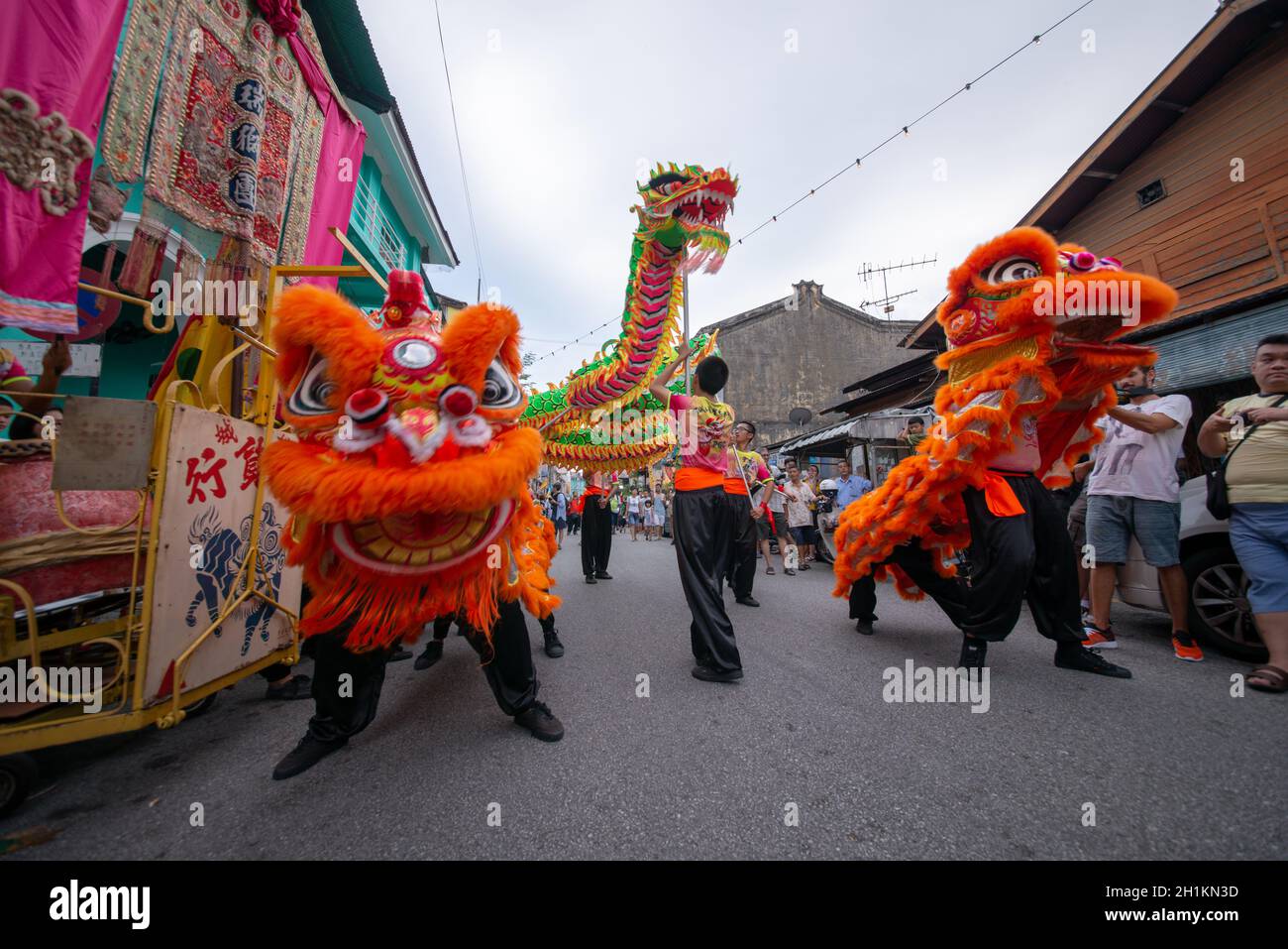 Malaysia lion dance festival hi-res stock photography and images - Alamy