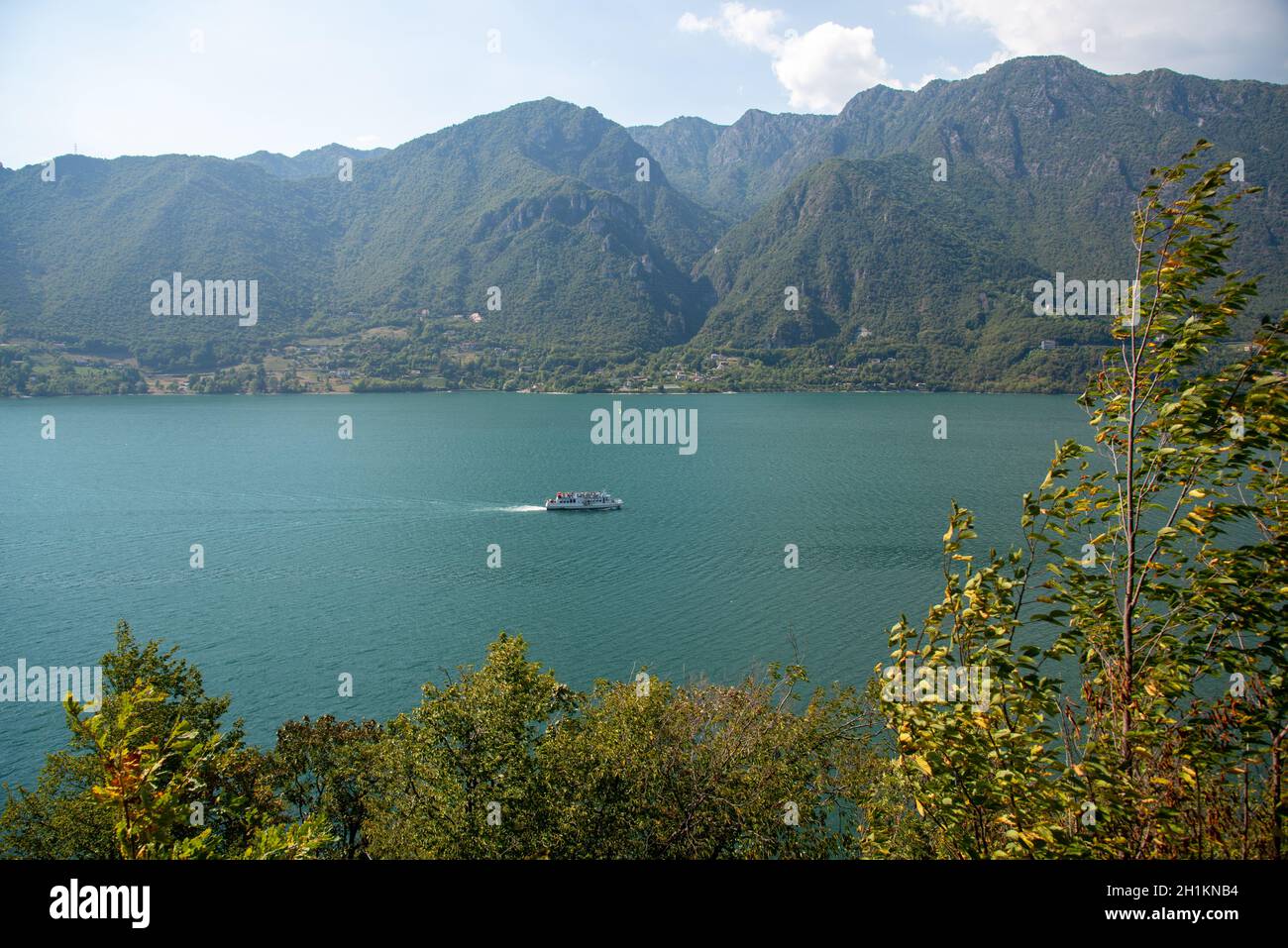 Lake of idro hi-res stock photography and images - Alamy