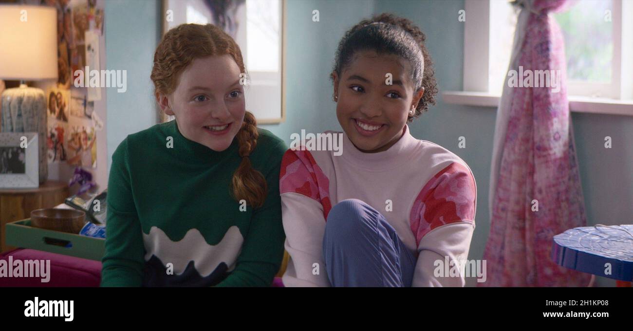 THE BABY-SITTERS CLUB, from left: Vivian Watson, Anais Lee, Mary Anne ...