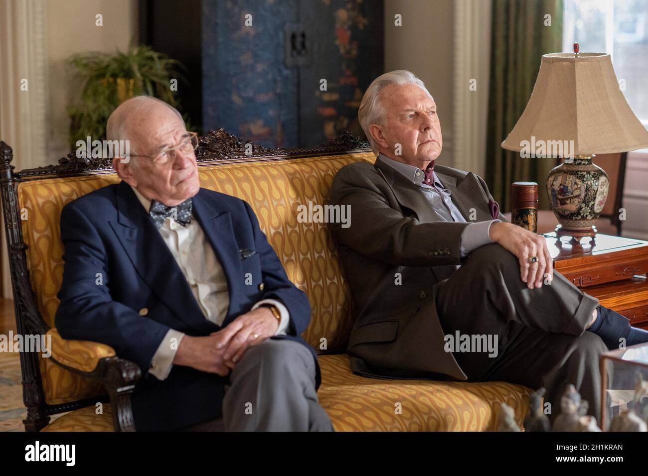 DOPESICK, from left: Kenneth Tigar as Arthur Sackler, Walter Bobbie as ...