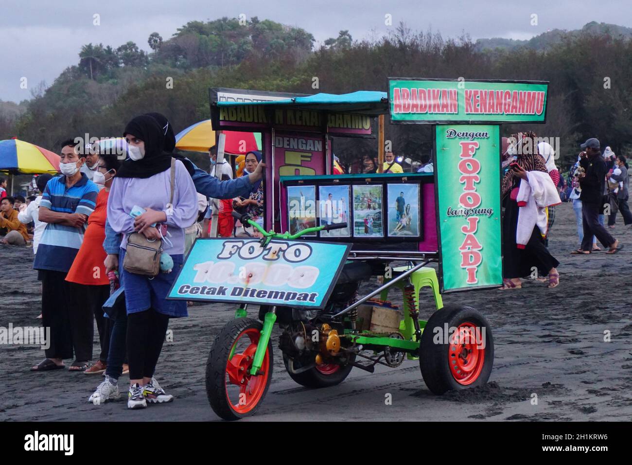 people vacation on parang tritis, yogyakarta, indonesia Stock Photo - Alamy