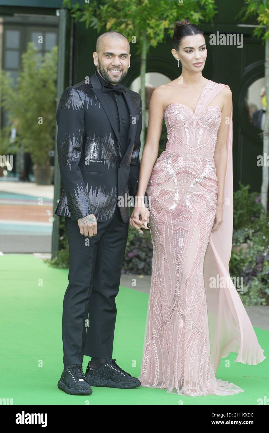 London, UK. 17th Oct, 2021. Danny Alves, Arriving on the green carpet ...