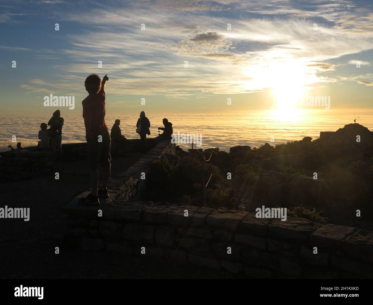 Teenagers watching sunset hi-res stock photography and images - Alamy