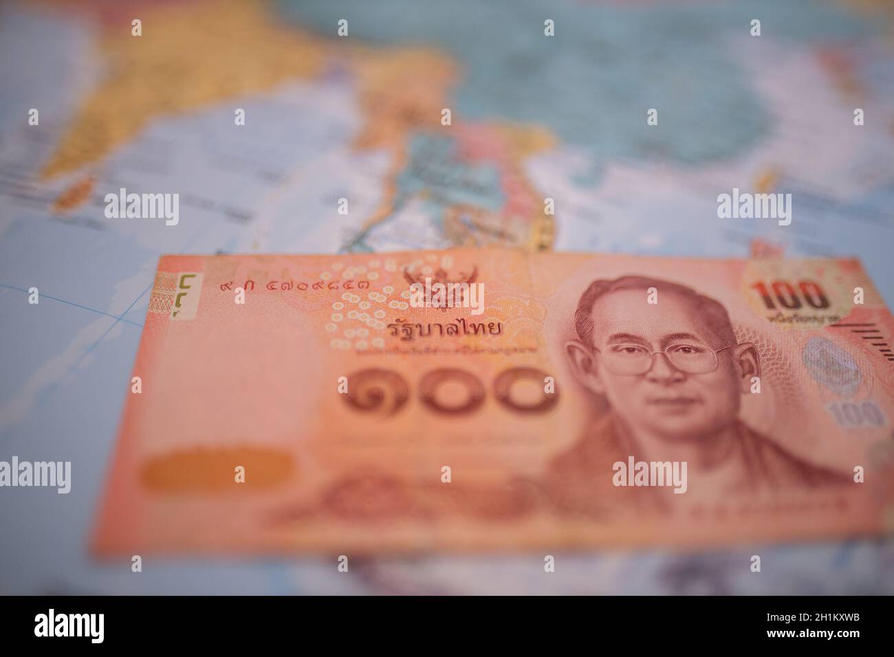 Thai baht bill hi-res stock photography and images - Alamy