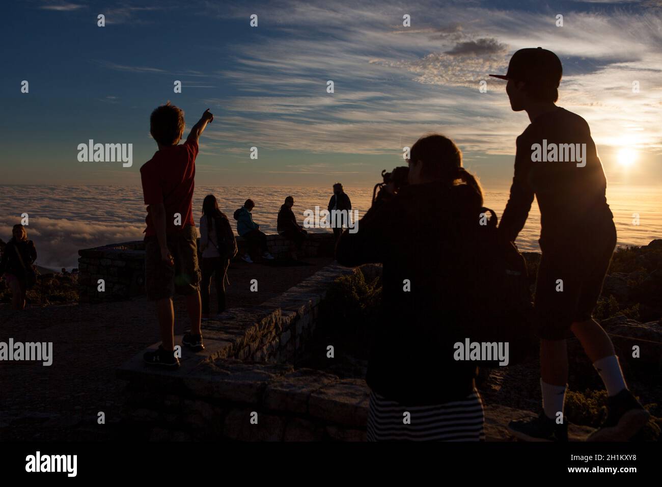 Teenagers watching sunset hi-res stock photography and images - Alamy