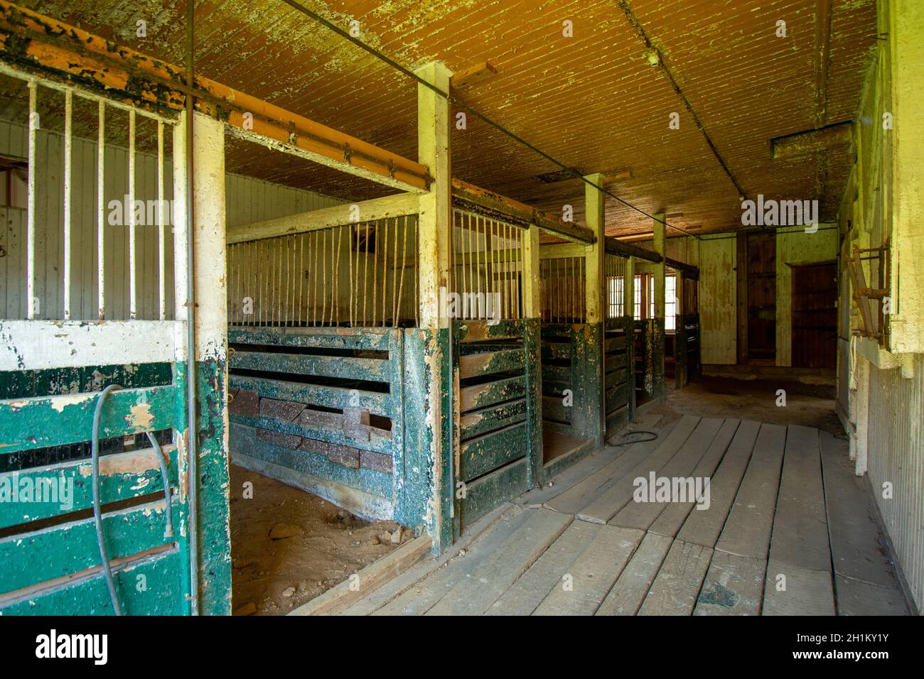 Rustic stable interior hi-res stock photography and images - Alamy