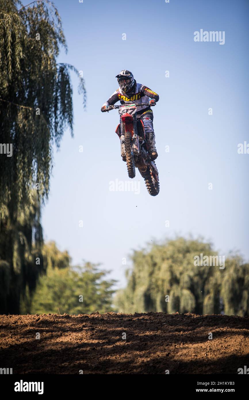 Motorcycle jumps hi-res stock photography and images - Alamy