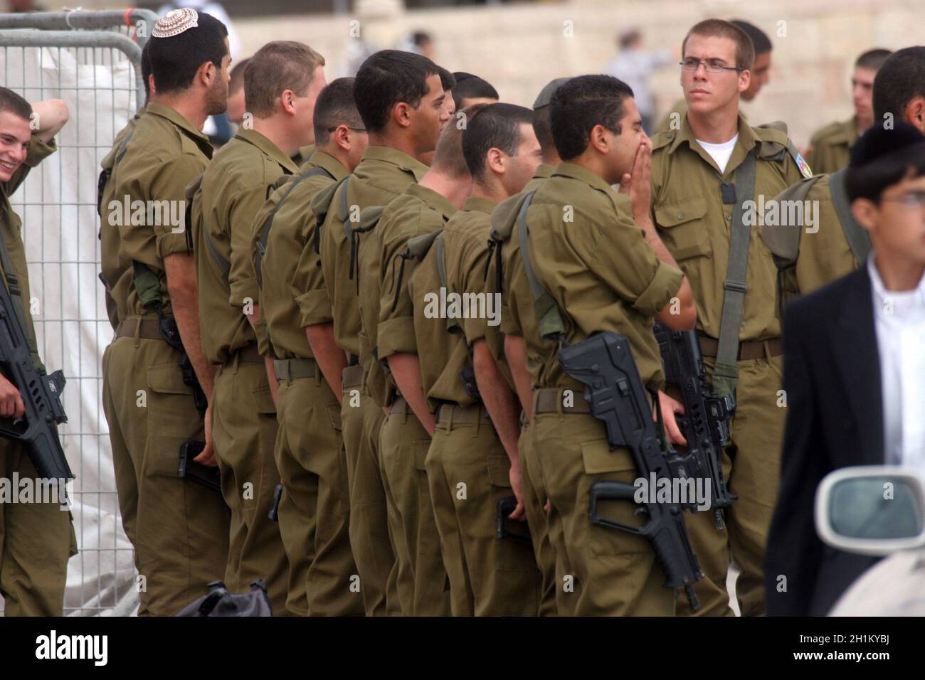 Members of the Israeli Border Police in the Old City in Jerusalem ...