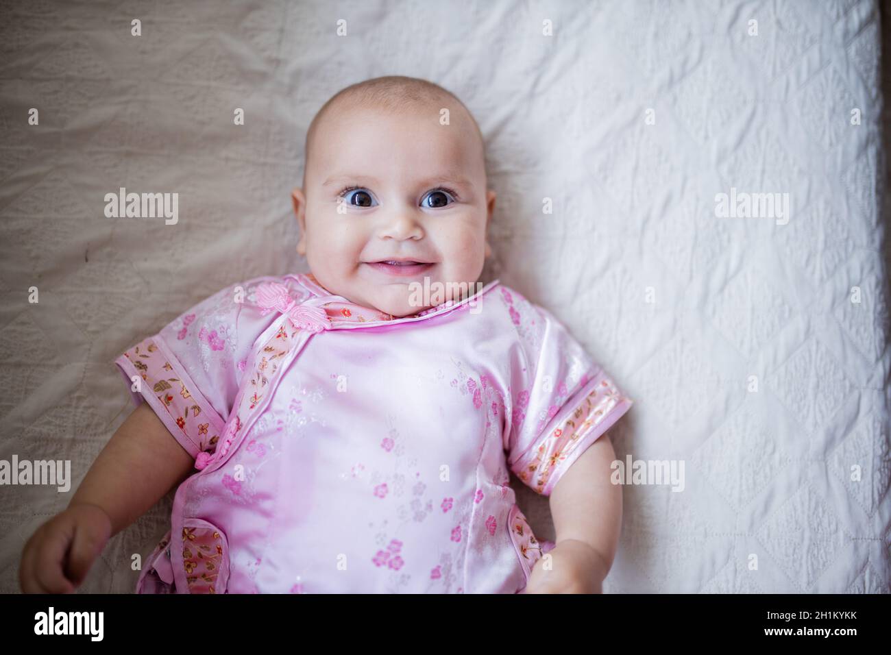 Bed from above interiors hi-res stock photography and images - Alamy