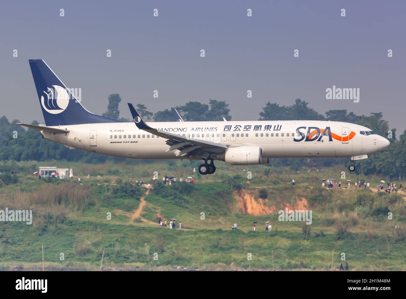 Chengdu, China - September 22, 2019: SDA Shandong Airlines Boeing 737 ...
