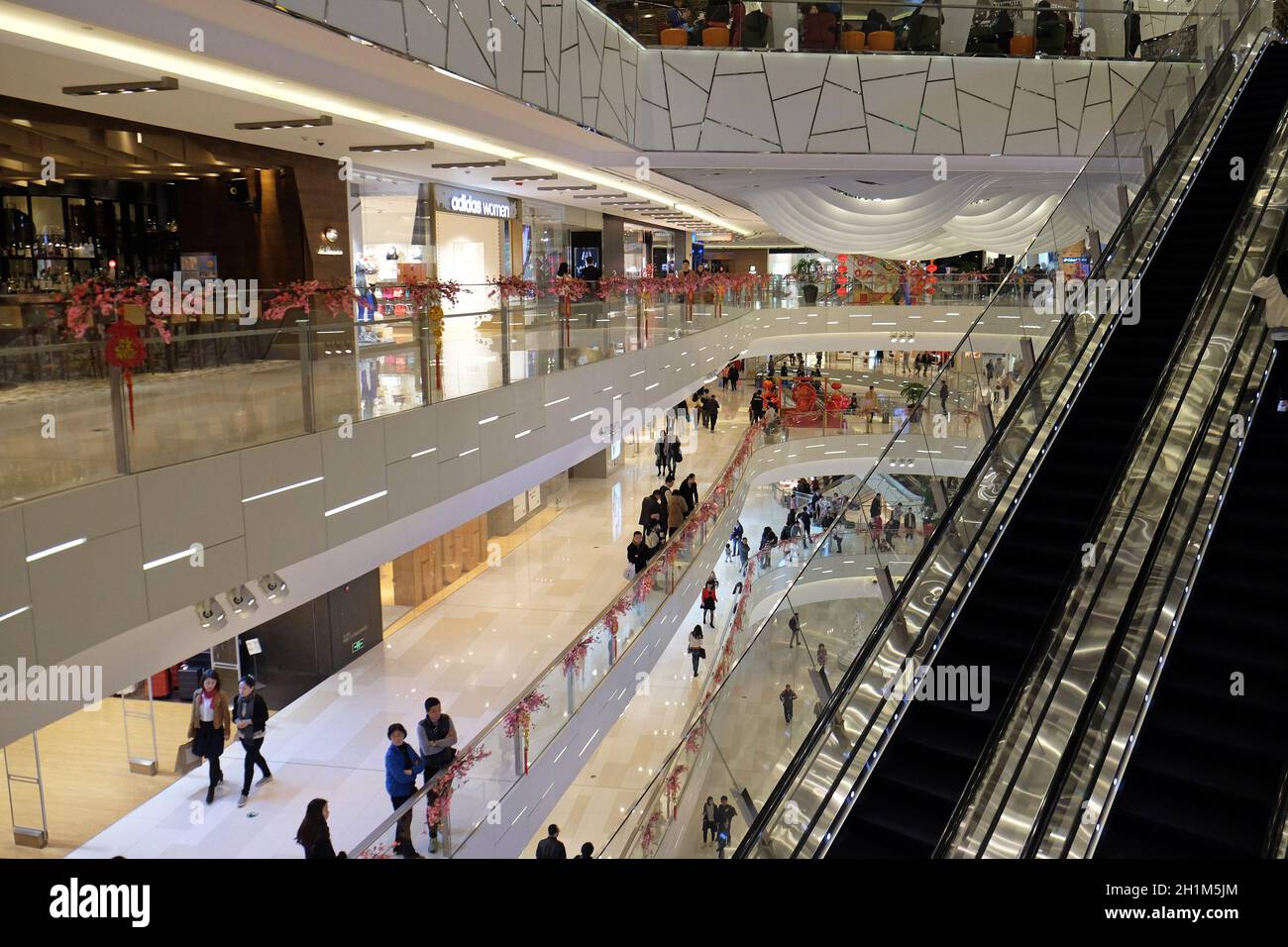Shopping mall in Shanghai Stock Photo - Alamy