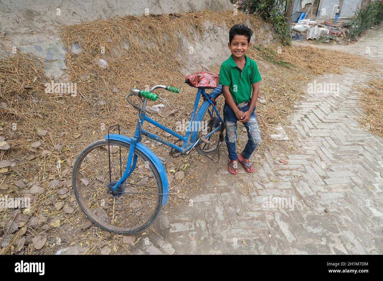 Poor boy bicycle portrait hi-res stock photography and images - Alamy