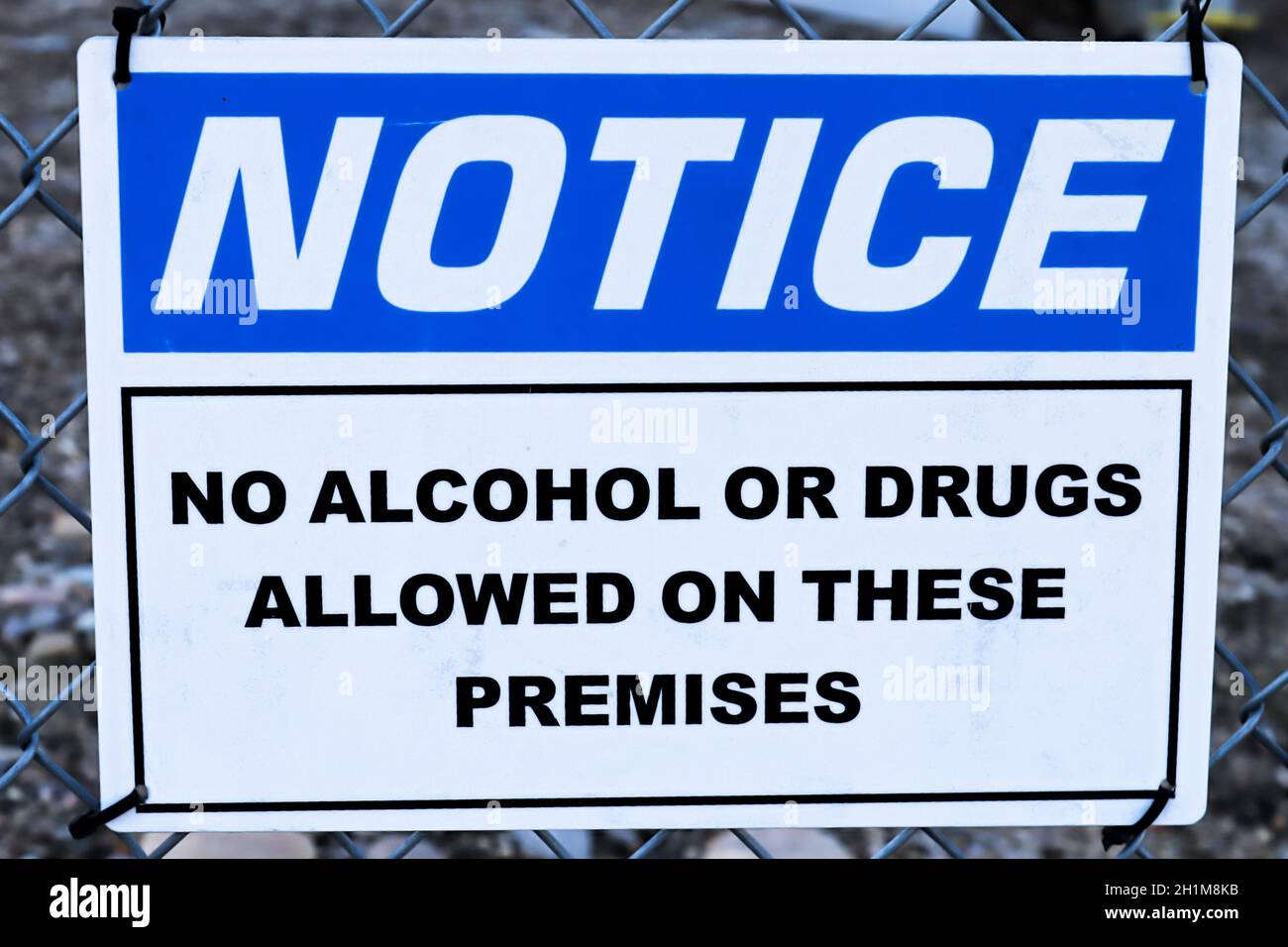 A Notice No Alcohol or Drugs Allowed sign Stock Photo - Alamy