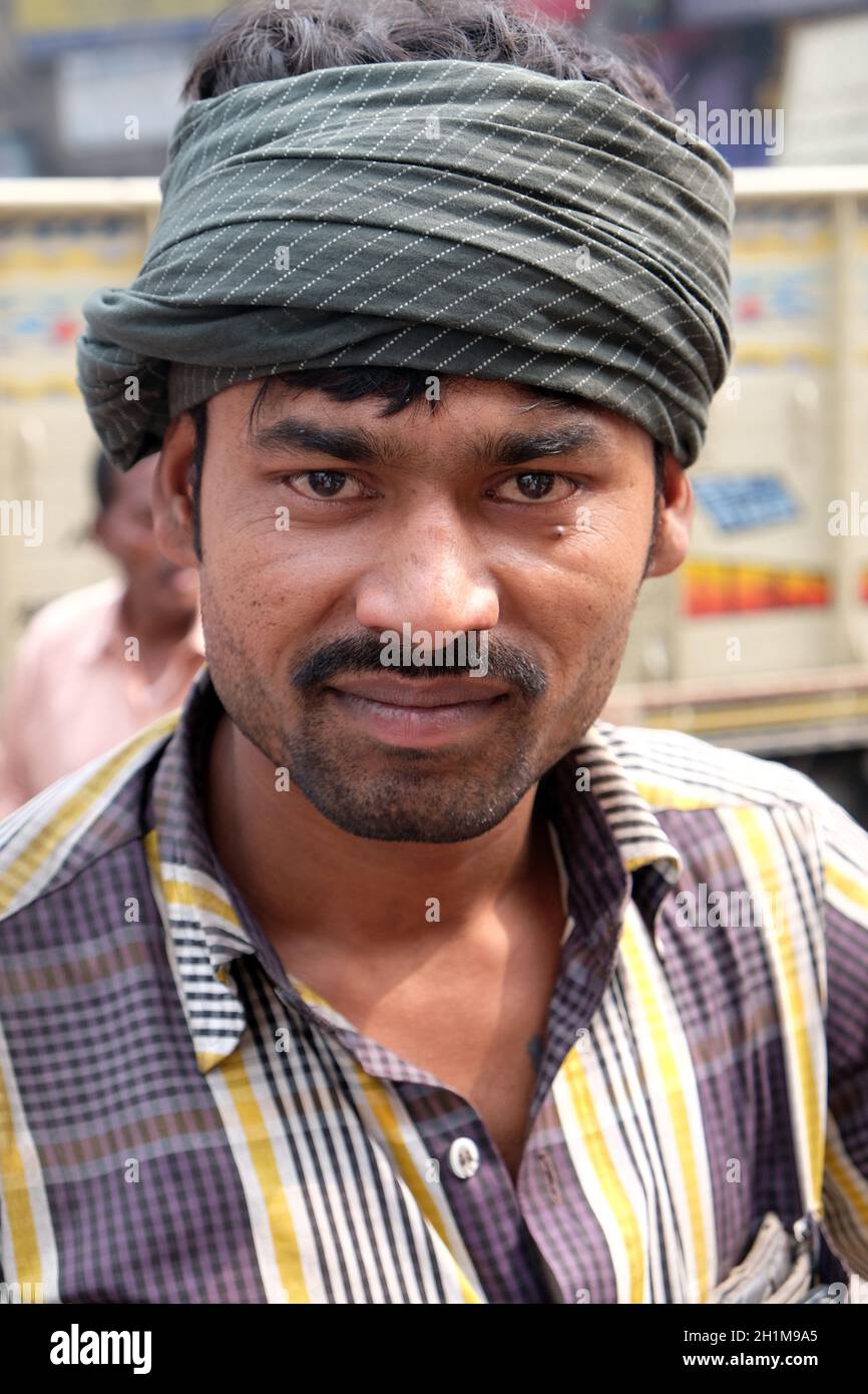 Indian rickshaw driver sitting in rickshaw hi-res stock photography and ...
