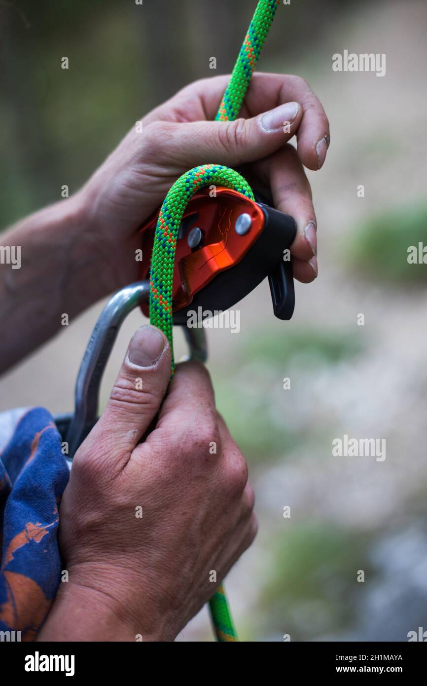 Rope descent system hi-res stock photography and images - Alamy