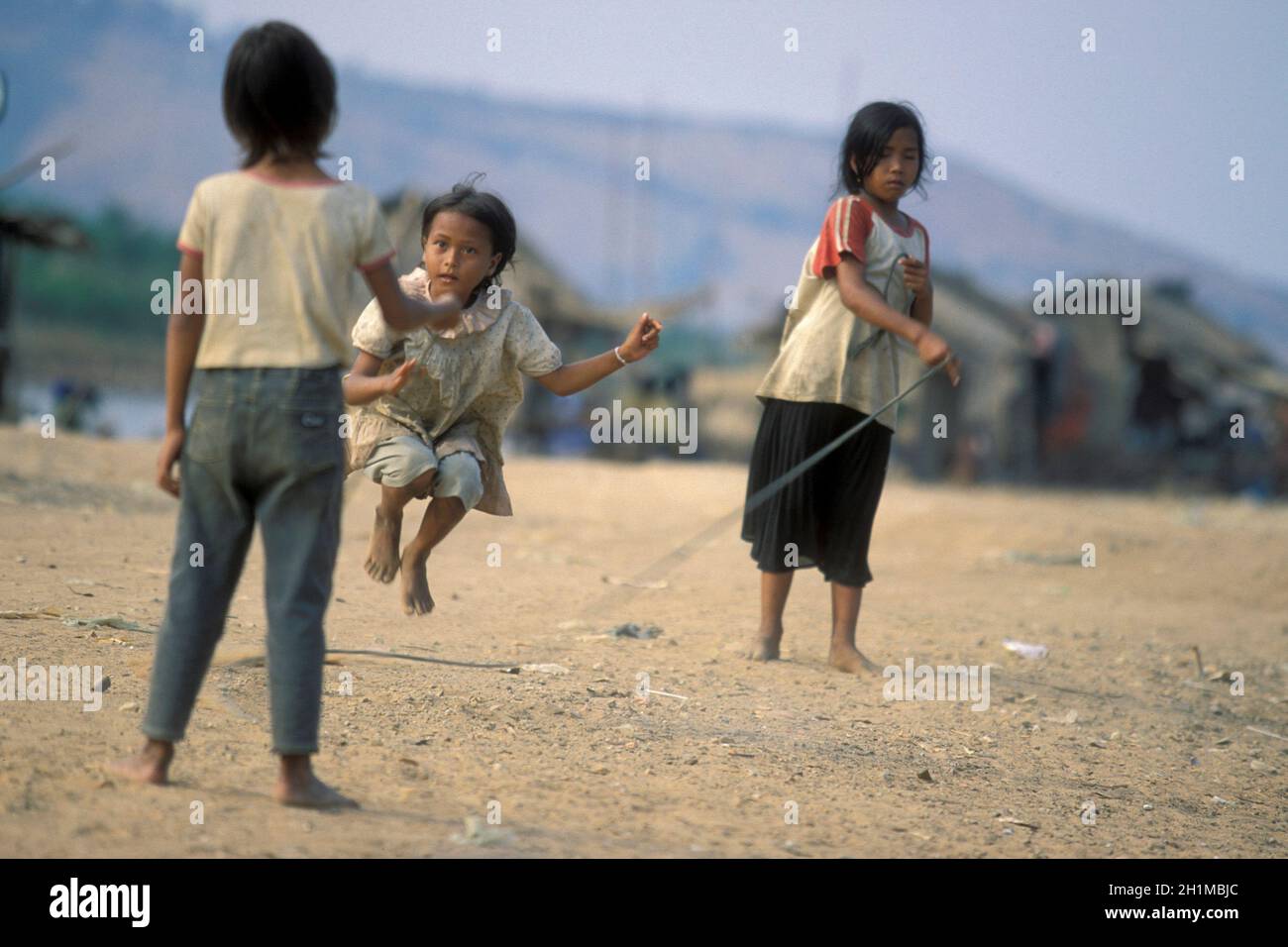 Children jump rope city hi-res stock photography and images - Alamy
