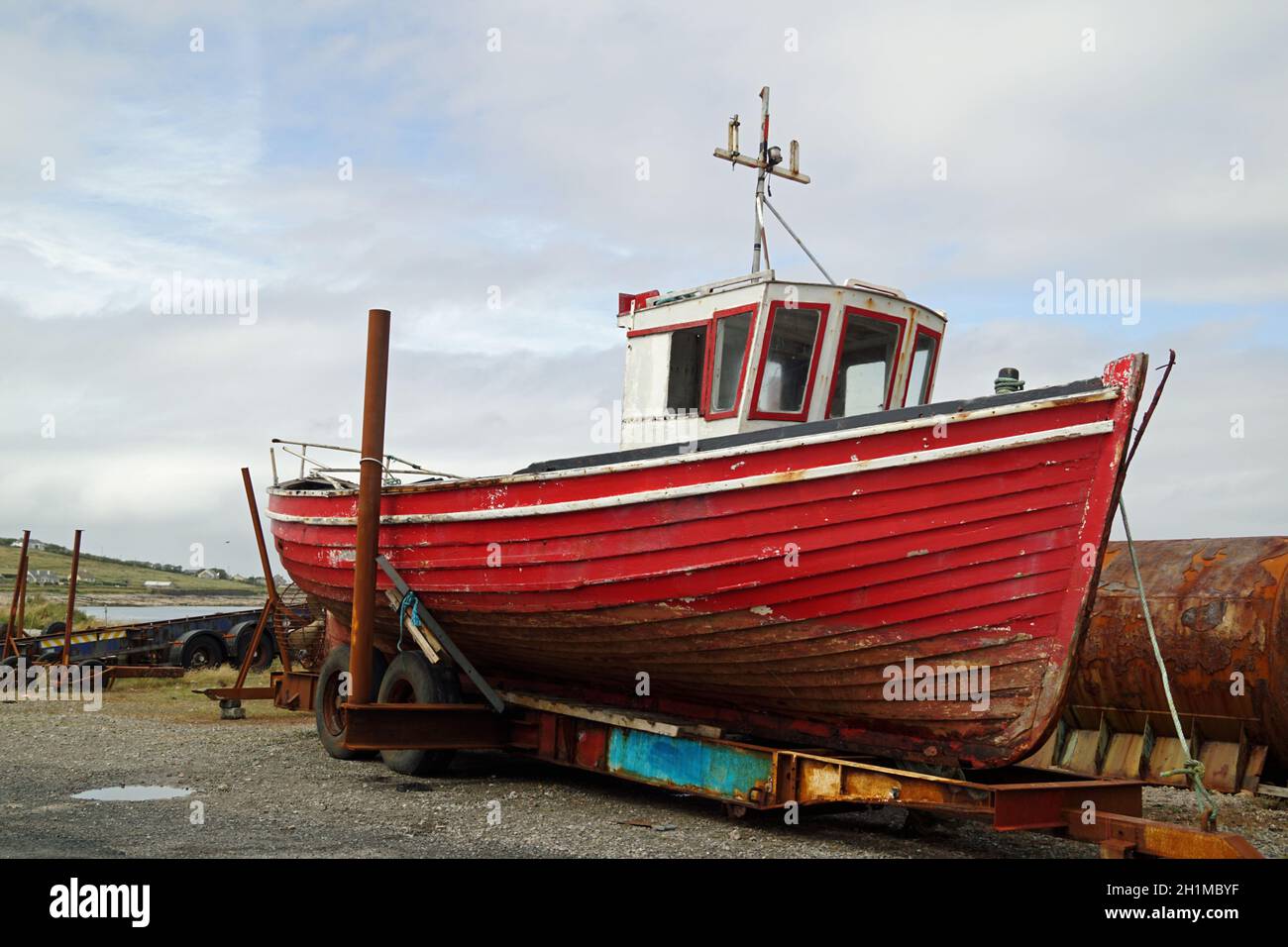 Blacksod Lighthouse is a lighthouse at the southern end of the Mullet ...